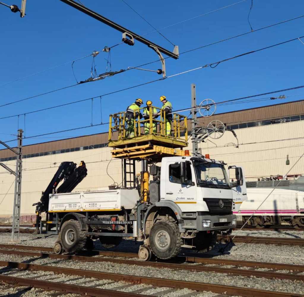 Adaptación de la estación de Can Tunis, plataforma, vía y electrificación – SYNEOX